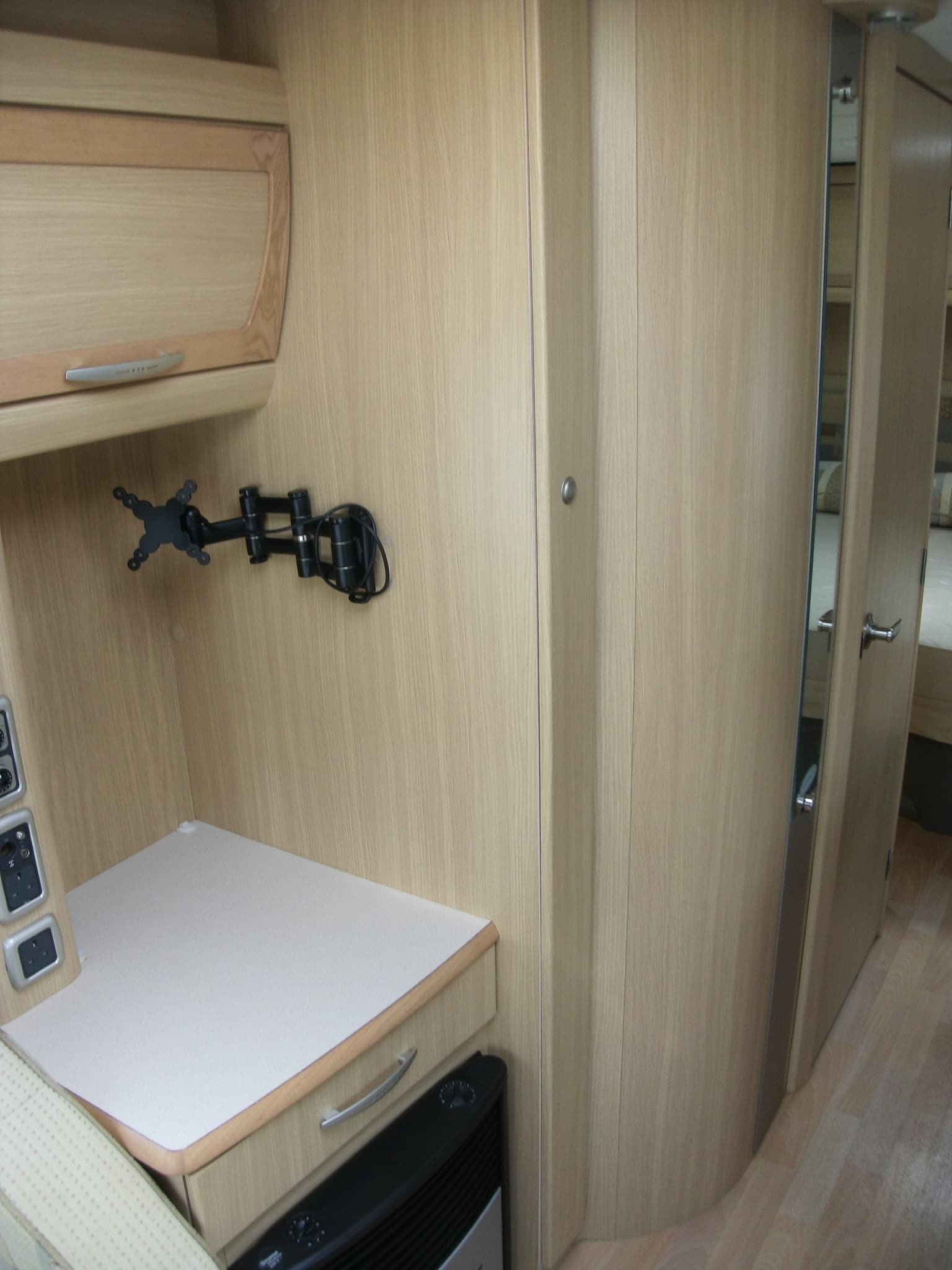 2007 Abbey GTS 420 - SOLD | Black Country Caravans & Camping