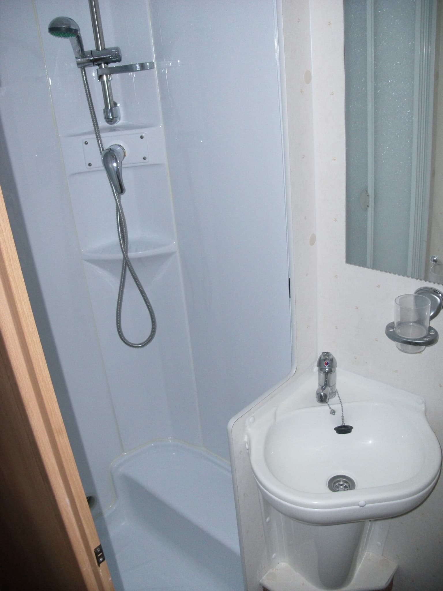 2006 Lunar Quasar 525 - SOLD | Black Country Caravans & Camping