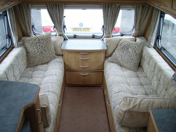 2007 Lunar Quasar 525 - SOLD | Black Country Caravans & Camping