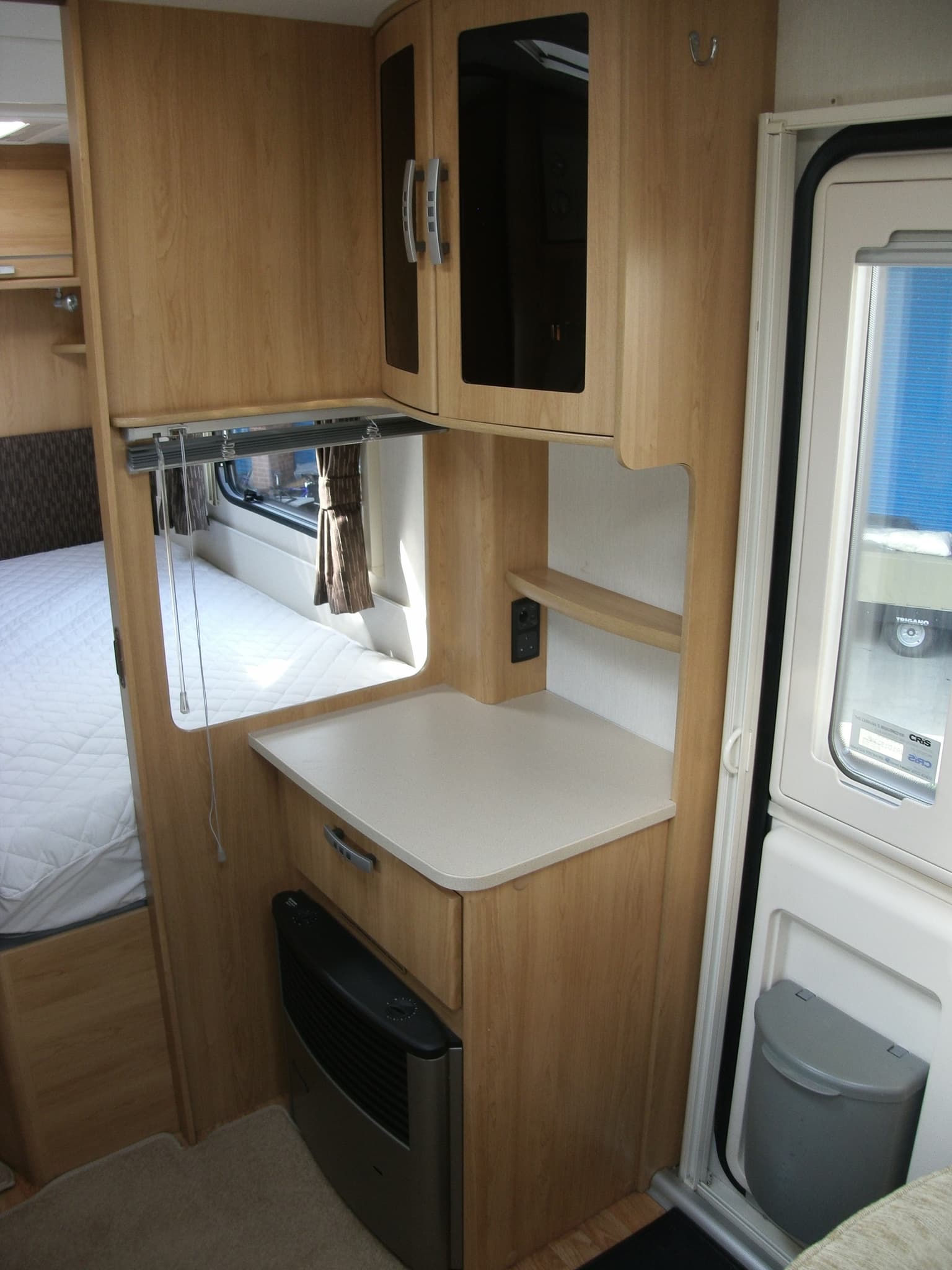 2010 Lunar Quasar 544 - SOLD | Black Country Caravans & Camping