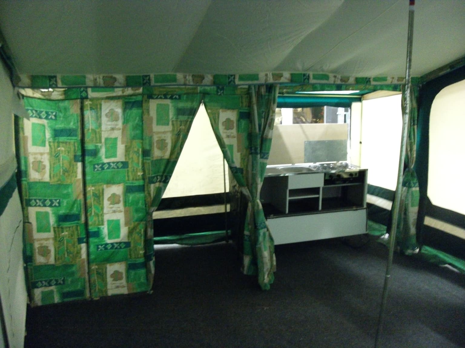 2006 Sunncamp Holiday 350 SE - SOLD | Black Country Caravans & Camping