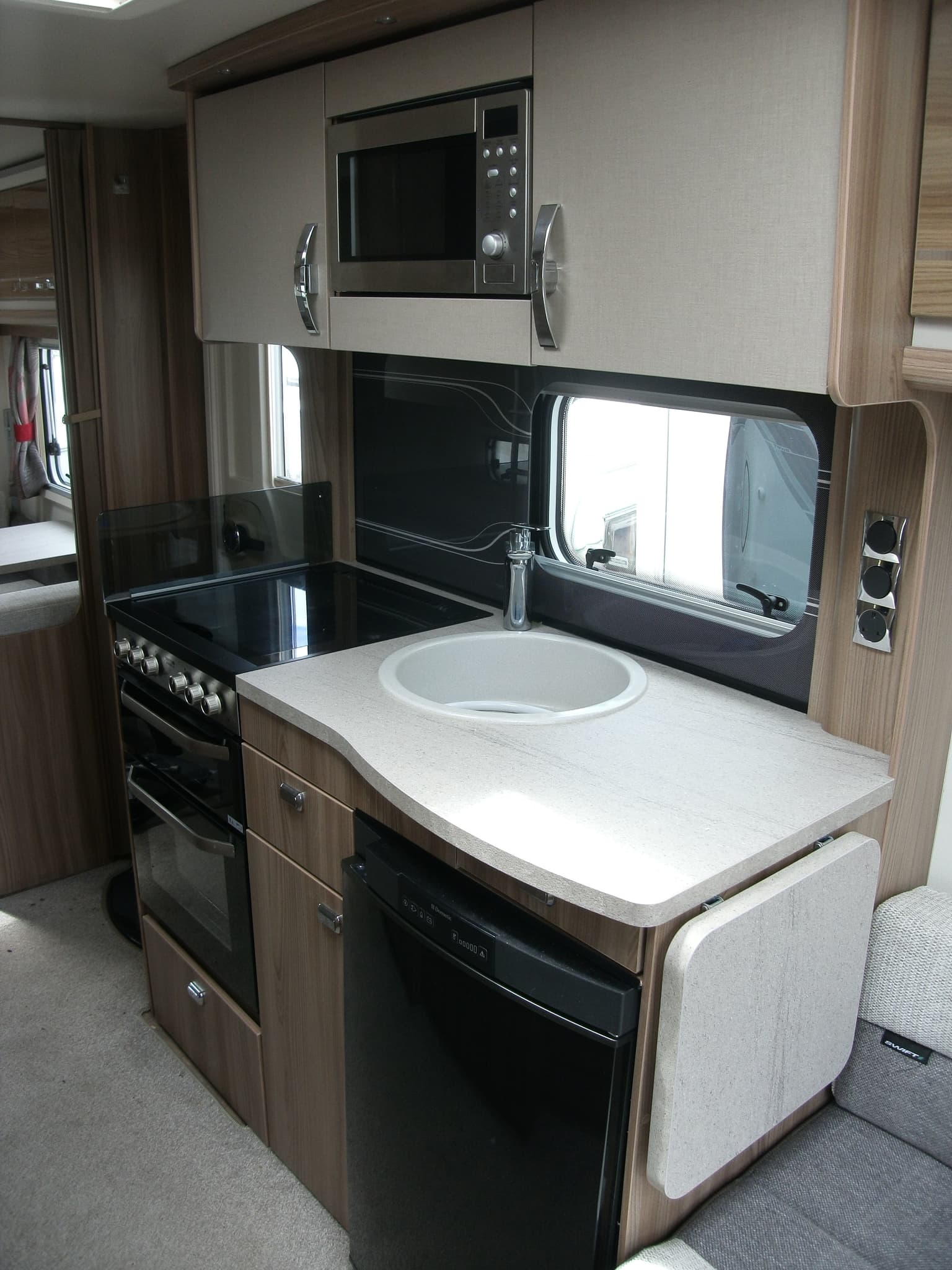 2017 Swift Challenger 590 AL - SOLD