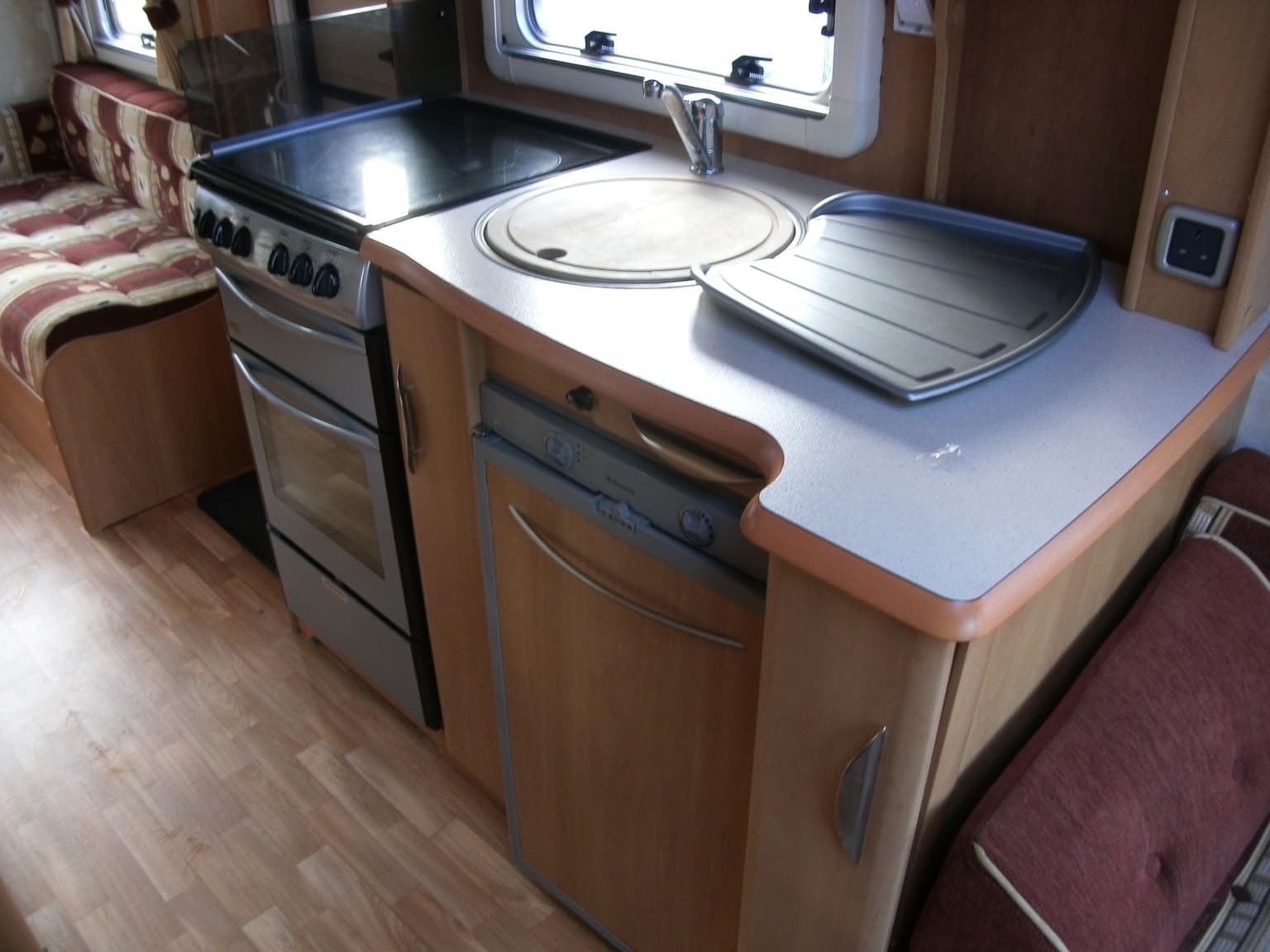 2004 Swift Challenger 490 SE - SOLD