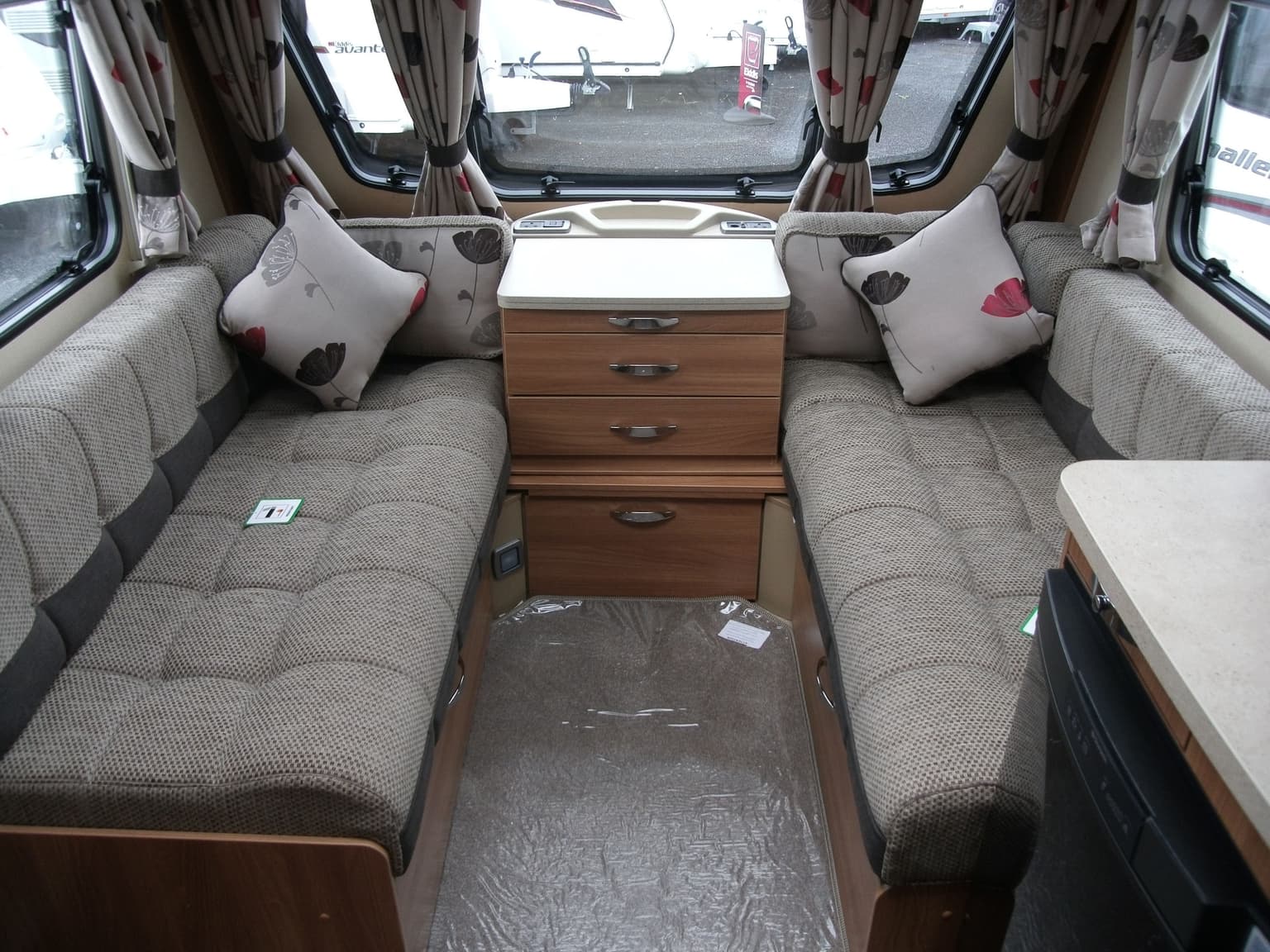 2013 Swift Challenger SE 565 - SOLD | Black Country Caravans & Camping