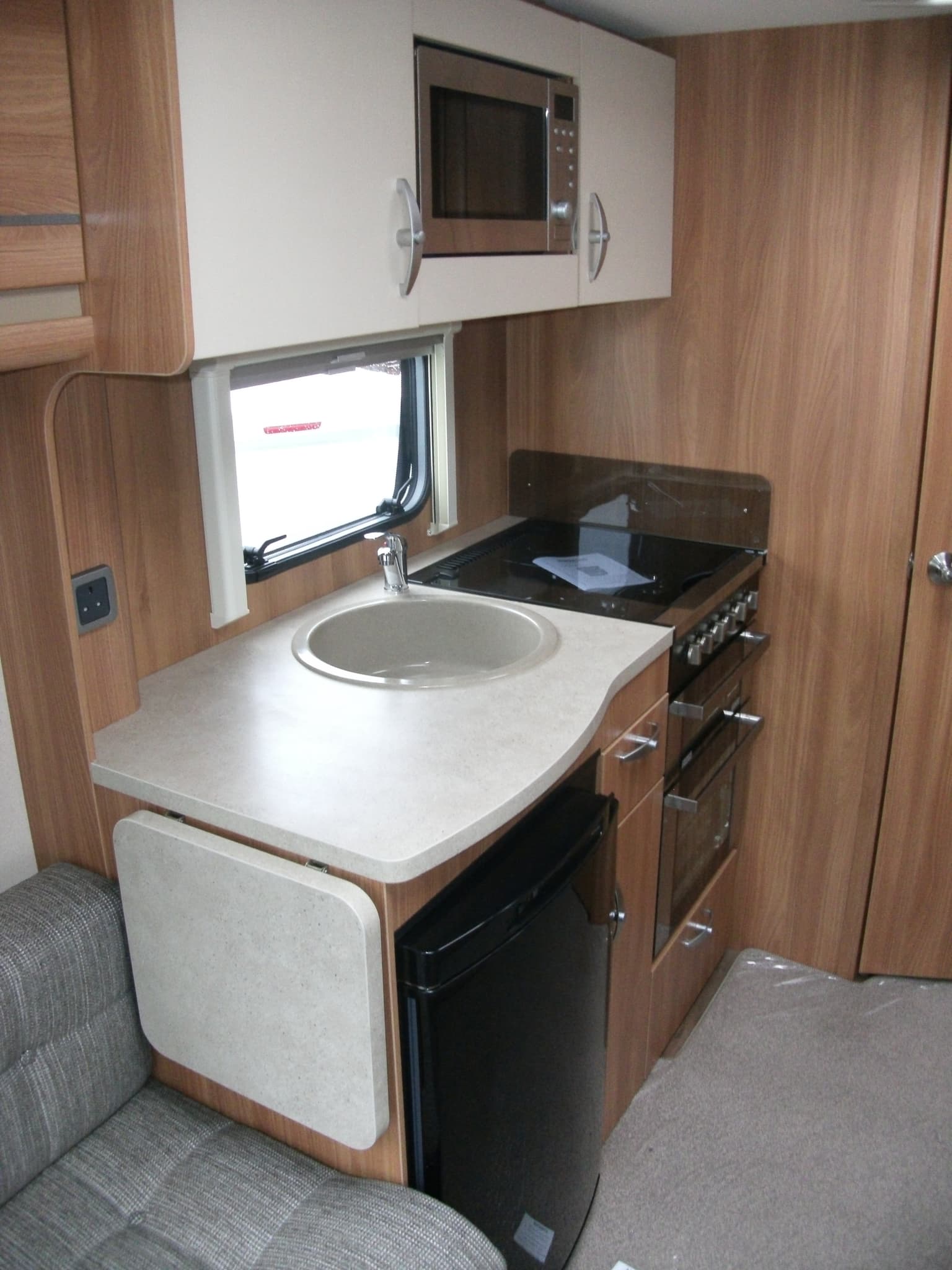 2014 Swift Challenger Sport 442 - SOLD