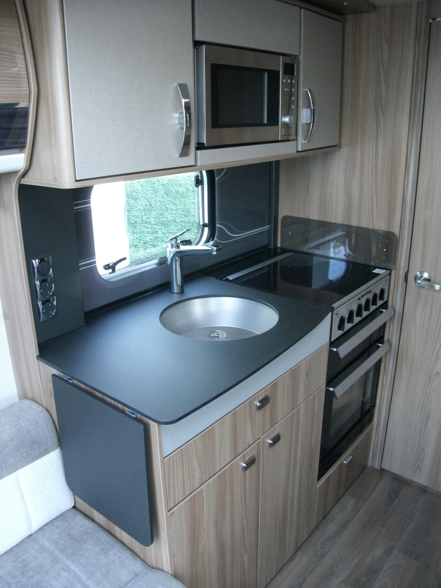 2018 Swift Conqueror 560 - SOLD | Black Country Caravans & Camping