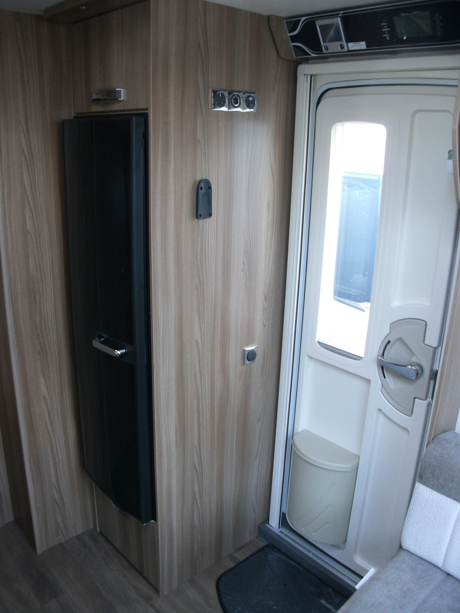 2018 Swift Conqueror 560 - SOLD | Black Country Caravans & Camping