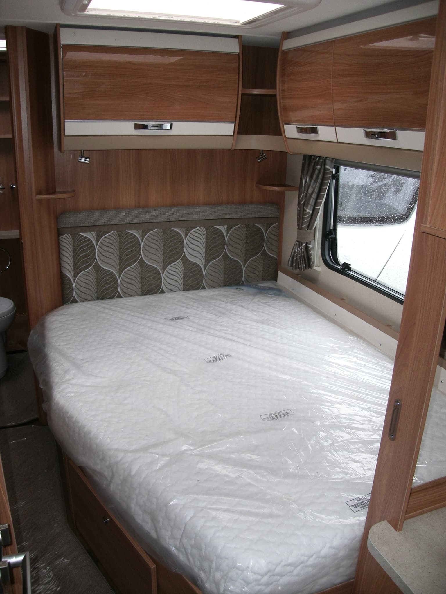 2014 Swift Conqueror 570 - SOLD | Black Country Caravans & Camping