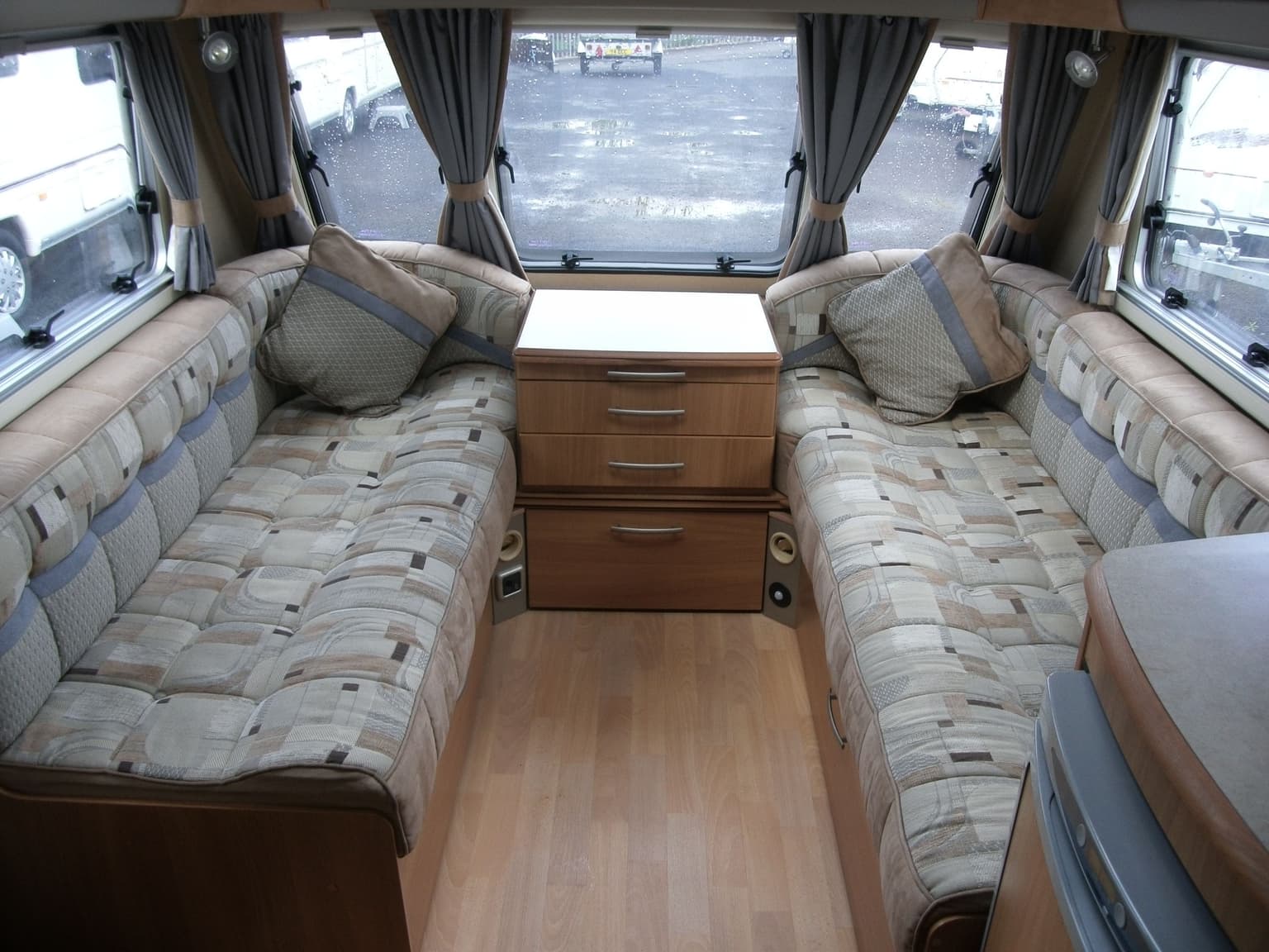 2007 Swift Conqueror 645 Lux - SOLD | Black Country Caravans & Camping